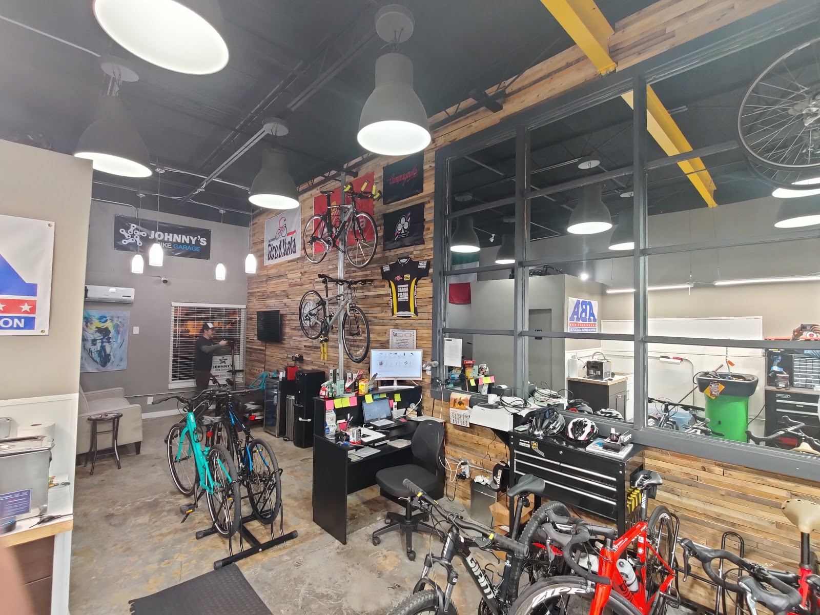Johnnys Bike Garage. Certified by the BARNETT BICYCLE INSTITUTE